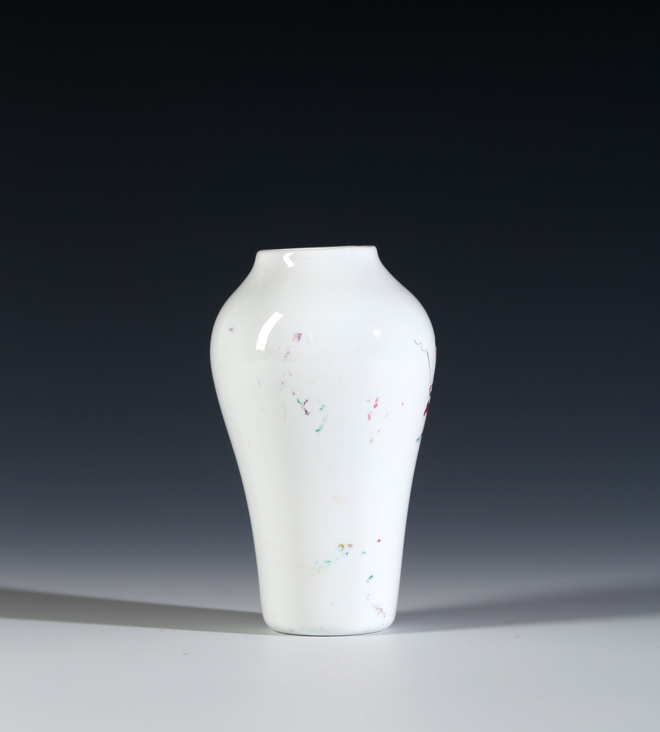 AN ENGLISH OPAQUE WHITE GLASS VASE | Rare Ceramics